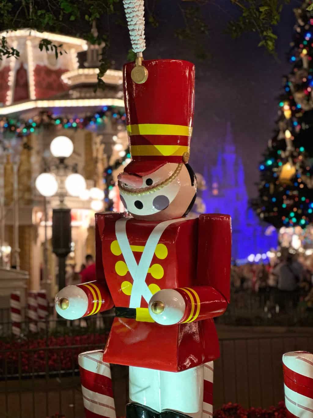 The Insider's Guide to the Best Time to Visit Disney World in December ...