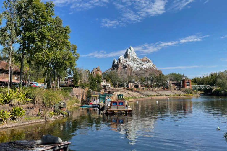 5 Super Tips: What to Pack for Disney World in April (UPDATED) - Pixie ...